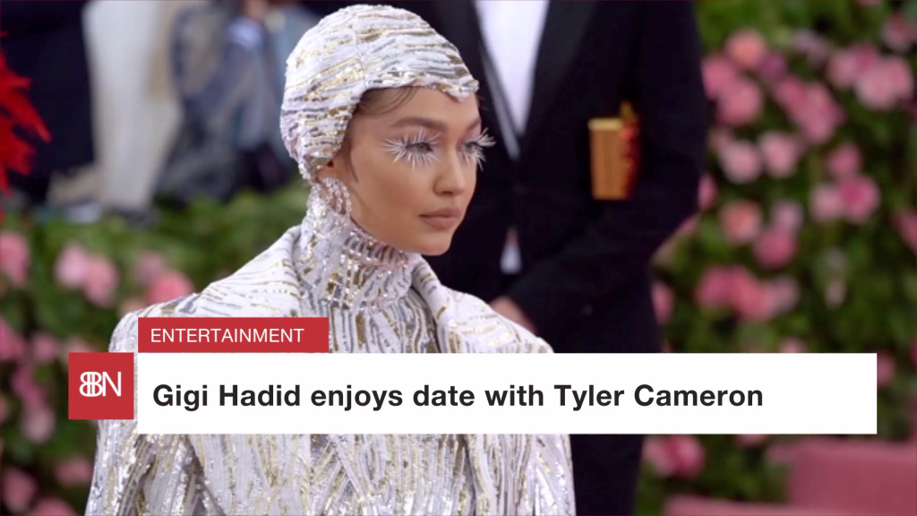 Bachelorette Contestant Tyler Cameron Gets A Date With A Supermodel ...